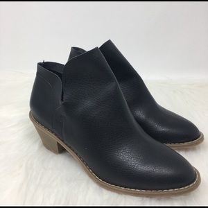Universal Thread | Shoes | Universal Thread Indie Heeled Black Ankle ...